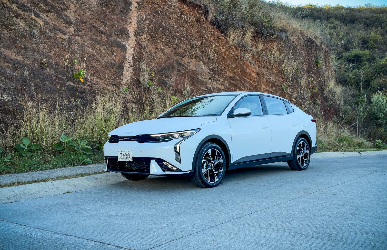 El KIA K3 Sedán tiene todo y más para ocupar el lugar que deja el KIA ...