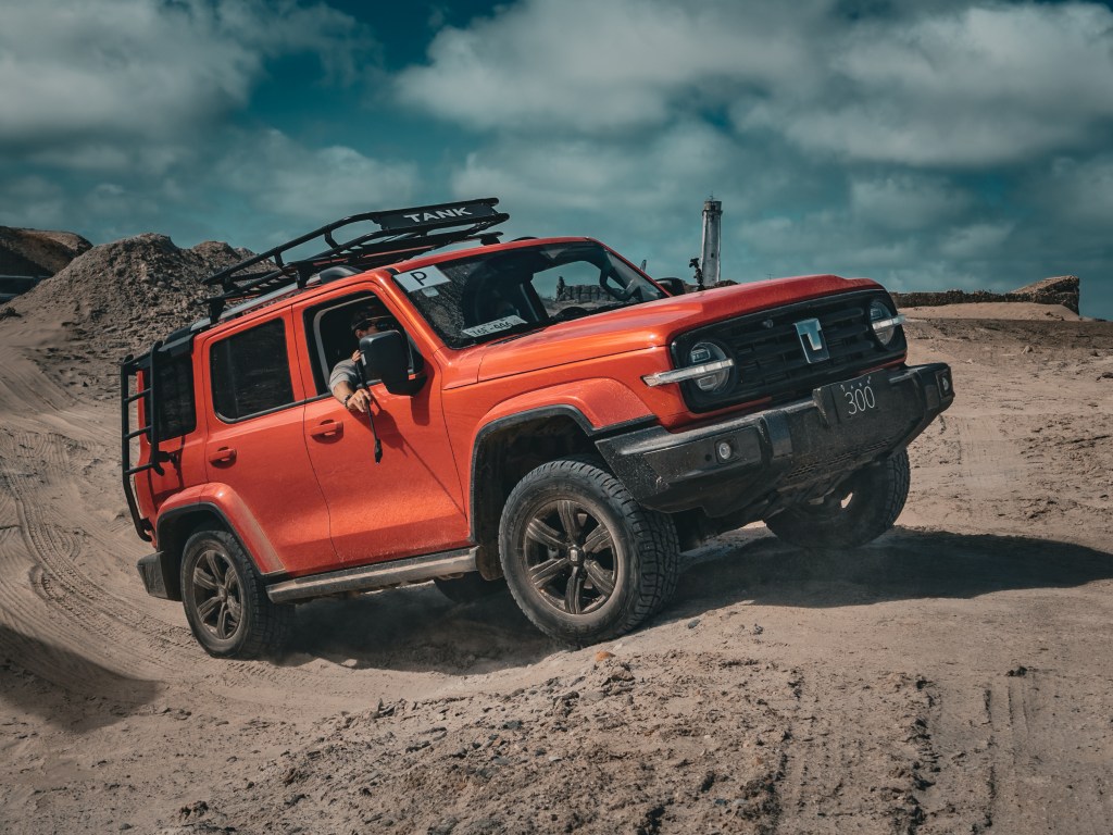 TANK 300, un SUV con motor híbrido a precio de crossover