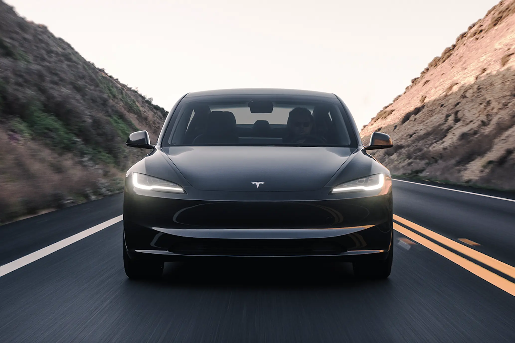¡El Tesla Model 3 bajó de precio en México! - Autospecs