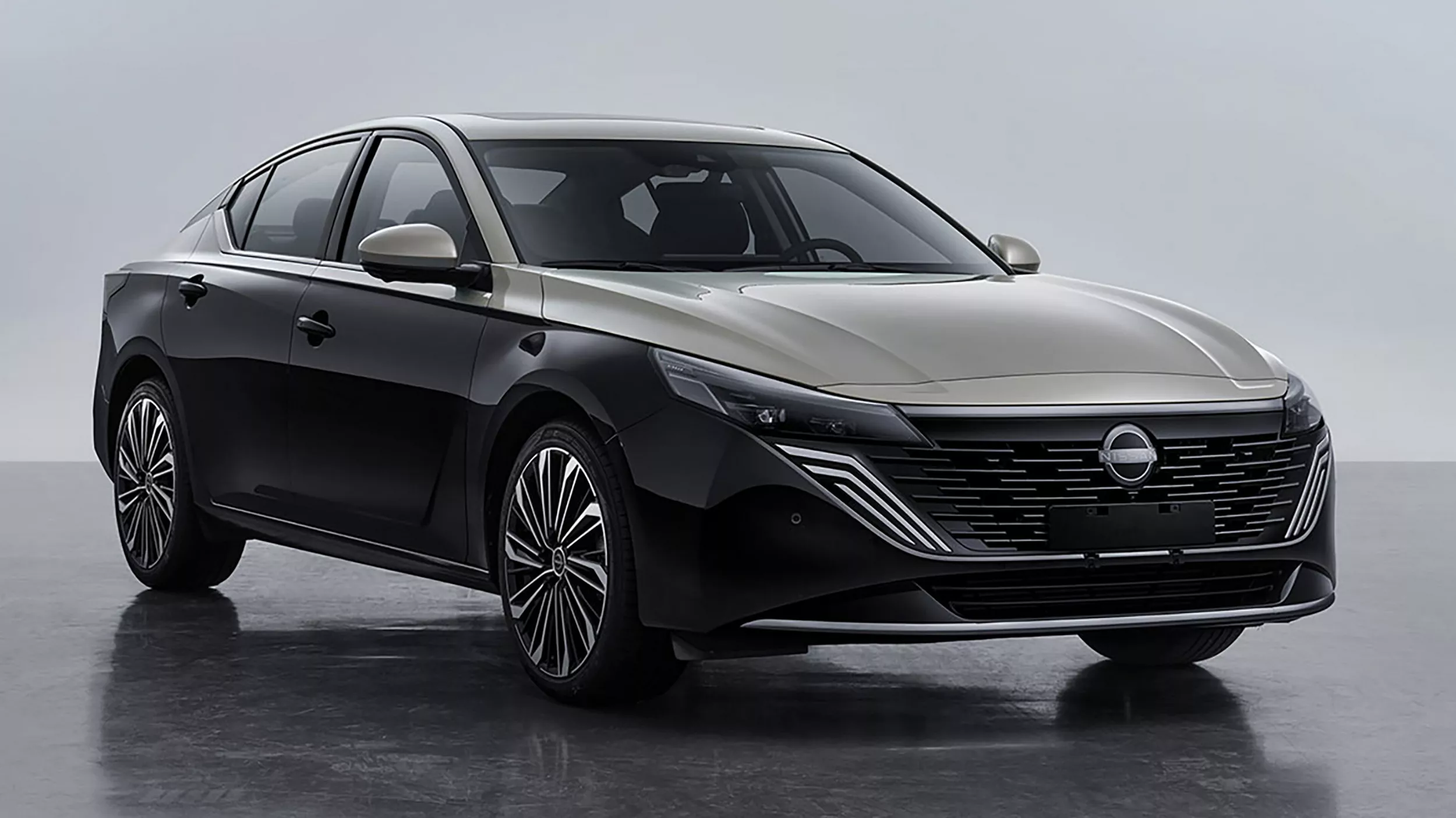 El Nissan Altima todavía existe y acaba de estrenar rostro - Autospecs